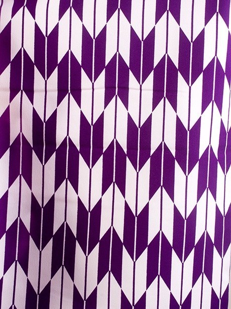 紫色地に矢絣・臙脂袴（刺繍） （二尺袖）／卒業式 | 宅配着物レンタルの京都かしきもの