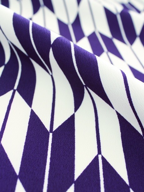 紫色地に矢絣・臙脂袴（刺繍） （二尺袖）／卒業式 | 宅配着物レンタルの京都かしきもの